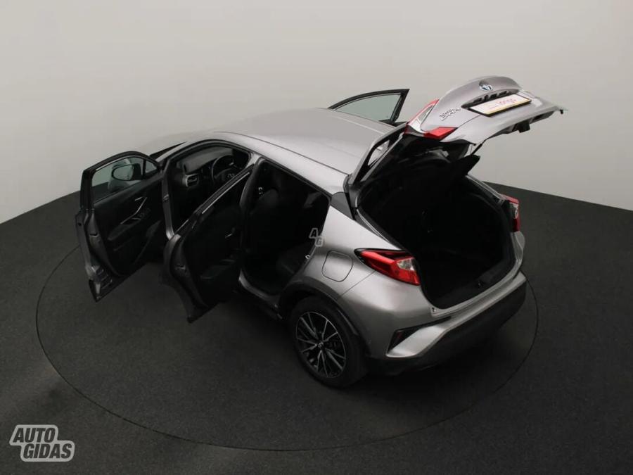 Серый Тойота C-HR 2017 в Вильнюс, объемом двигателя 1.80 л и пробегом 171 тыс. км за 16199 €, фото 14 на AUTOMOTO.COM.LV