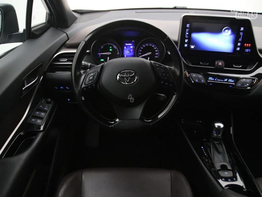 Серый Тойота C-HR 2017 в Вильнюс, объемом двигателя 1.80 л и пробегом 171 тыс. км за 16199 €, фото 18 на AUTOMOTO.COM.LV