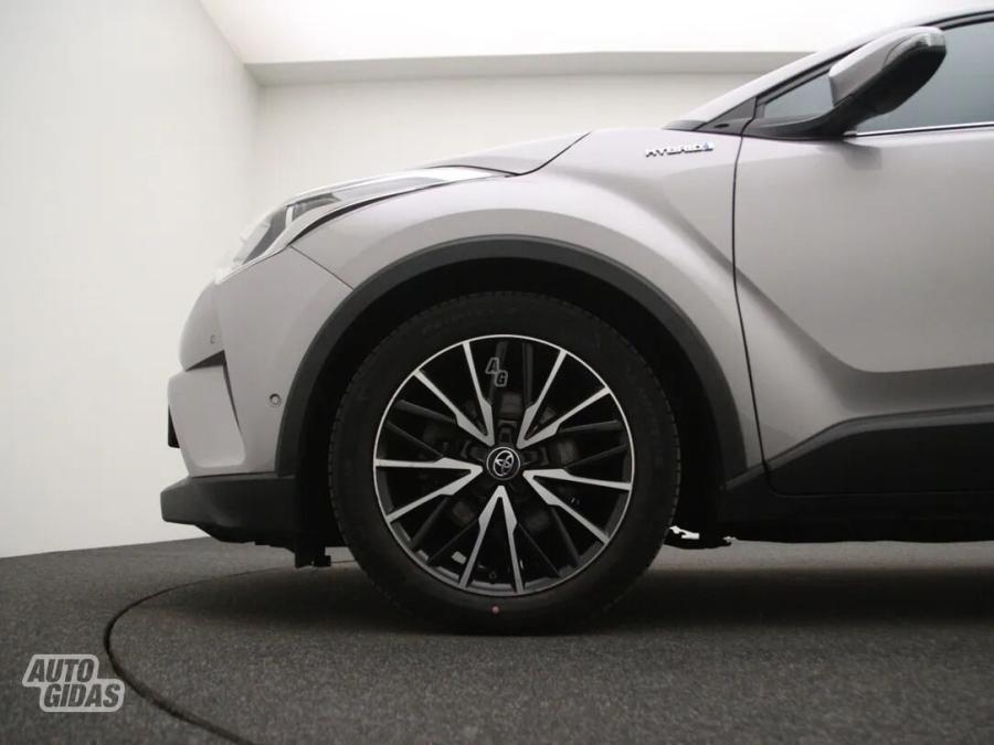 Серый Тойота C-HR 2017 в Вильнюс, объемом двигателя 1.80 л и пробегом 171 тыс. км за 16199 €, фото 29 на AUTOMOTO.COM.LV