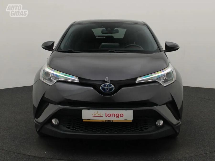 Серый Тойота C-HR 2017 в Вильнюс, объемом двигателя 1.80 л и пробегом 170 тыс. км за 16099 €, фото 4 на AUTOMOTO.COM.LV