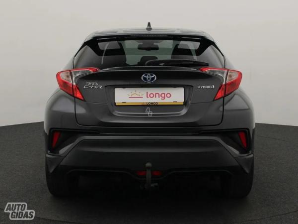 Серый Тойота C-HR 2017 в Вильнюс, объемом двигателя 1.80 л и пробегом 170 тыс. км за 16099 €, фото 5 на AUTOMOTO.COM.LV
