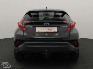 Серый Тойота C-HR 2017 в Вильнюс, объемом двигателя 1.80 л и пробегом 170 тыс. км за 16099 €, фото 6 на AUTOMOTO.COM.LV