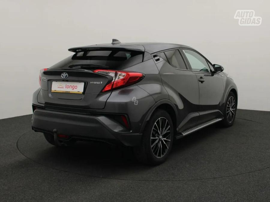 Серый Тойота C-HR 2017 в Вильнюс, объемом двигателя 1.80 л и пробегом 170 тыс. км за 16099 €, фото 9 на AUTOMOTO.COM.LV