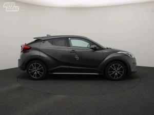 Серый Тойота C-HR 2017 в Вильнюс, объемом двигателя 1.80 л и пробегом 170 тыс. км за 16099 €, фото 10 на AUTOMOTO.COM.LV