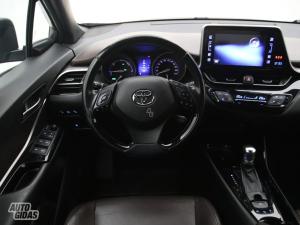 Серый Тойота C-HR 2017 в Вильнюс, объемом двигателя 1.80 л и пробегом 170 тыс. км за 16099 €, фото 18 на AUTOMOTO.COM.LV