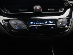 Серый Тойота C-HR 2017 в Вильнюс, объемом двигателя 1.80 л и пробегом 170 тыс. км за 16099 €, фото 21 на AUTOMOTO.COM.LV