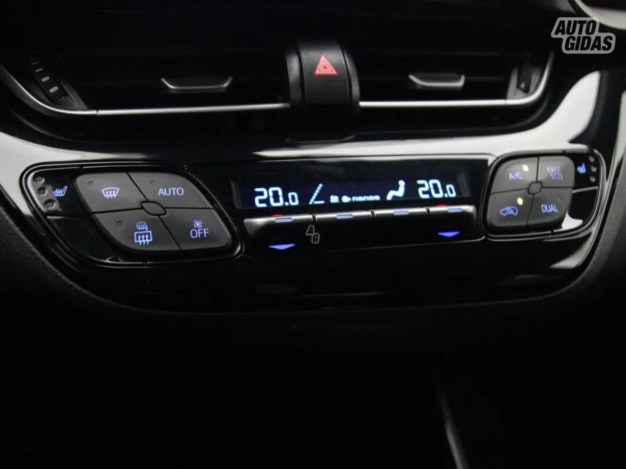 Серый Тойота C-HR 2017 в Вильнюс, объемом двигателя 1.80 л и пробегом 170 тыс. км за 16099 €, фото 21 на AUTOMOTO.COM.LV