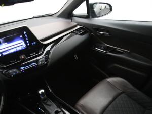 Серый Тойота C-HR 2017 в Вильнюс, объемом двигателя 1.80 л и пробегом 170 тыс. км за 16099 €, фото 22 на AUTOMOTO.COM.LV