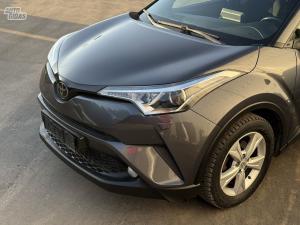 Grey Toyota C-HR 2017 in Utena, with an engine capacity of 1.20 L and mileage of 162 thousand km for 11600 €, photo 4 on AUTOMOTO.COM.LV