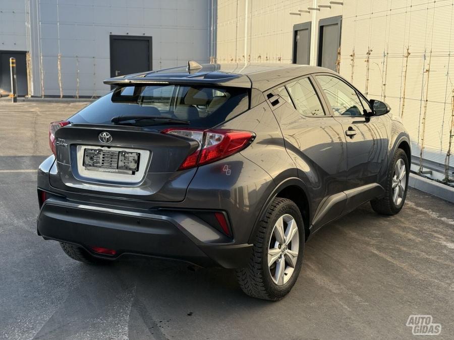 Grey Toyota C-HR 2017 in Utena, with an engine capacity of 1.20 L and mileage of 162 thousand km for 11600 €, photo 12 on AUTOMOTO.COM.LV