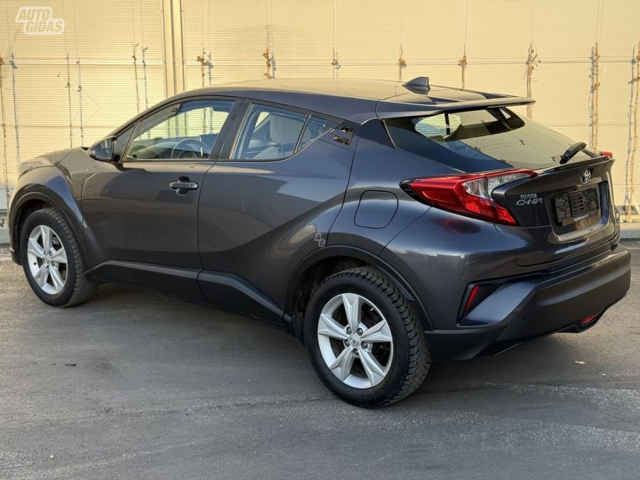 Grey Toyota C-HR 2017 in Utena, with an engine capacity of 1.20 L and mileage of 162 thousand km for 11600 €, photo 15 on AUTOMOTO.COM.LV