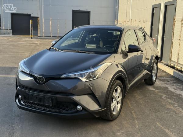 Pelēks Toyota C-HR 2017 Utena, ar dzinēja tilpumu 1.20 L un nobraukumu 162 tūkst. km par 11600 €, foto 1 vietnē AUTOMOTO.COM.LV