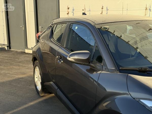 Pelēks Toyota C-HR 2017 Utena, ar dzinēja tilpumu 1.20 L un nobraukumu 162 tūkst. km par 11600 €, foto 7 vietnē AUTOMOTO.COM.LV