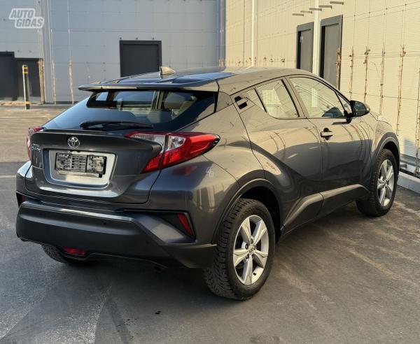 Pelēks Toyota C-HR 2017 Utena, ar dzinēja tilpumu 1.20 L un nobraukumu 162 tūkst. km par 11600 €, foto 10 vietnē AUTOMOTO.COM.LV