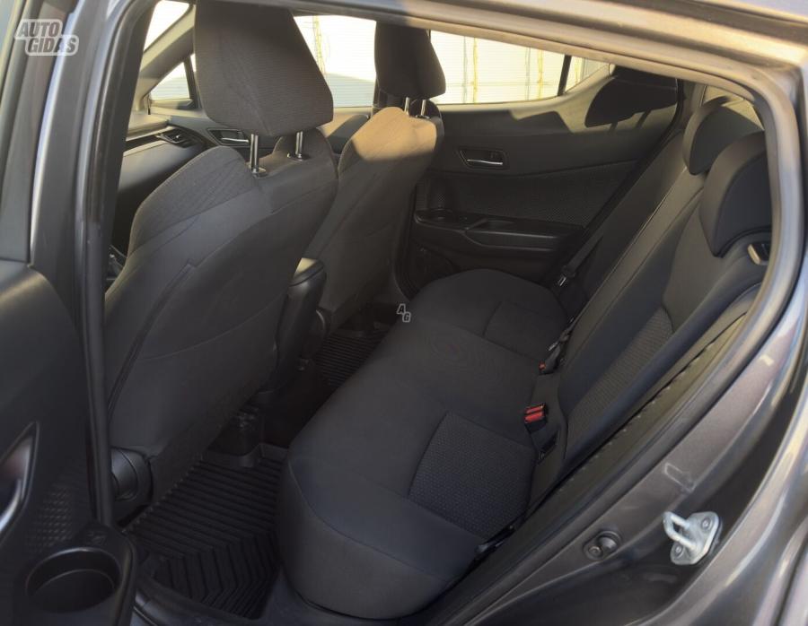Pelēks Toyota C-HR 2017 Utena, ar dzinēja tilpumu 1.20 L un nobraukumu 162 tūkst. km par 11600 €, foto 24 vietnē AUTOMOTO.COM.LV