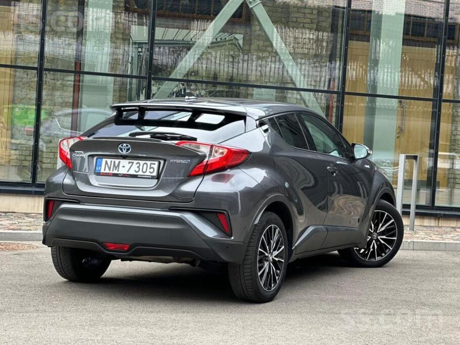 Серый Тойота C-HR 2017 в Рига, объемом двигателя 1.80 л и пробегом 157 тыс. км за 15250 €, фото 3 на AUTOMOTO.COM.LV