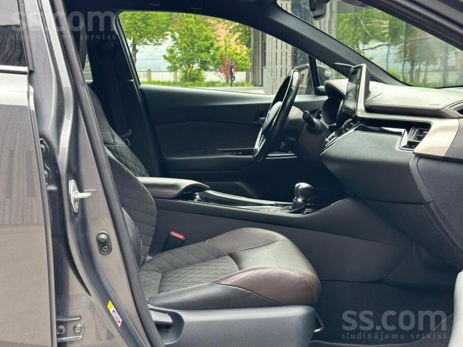 Серый Тойота C-HR 2017 в Рига, объемом двигателя 1.80 л и пробегом 157 тыс. км за 15250 €, фото 22 на AUTOMOTO.COM.LV