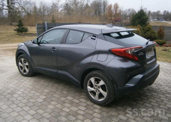 Серый Тойота C-HR 2017 в Рига, объемом двигателя 1.20 л и пробегом 173 тыс. км за 12890 €, фото 3 на AUTOMOTO.COM.LV