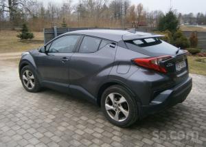 Pelēks Toyota C-HR 2017 Rīga, ar dzinēja tilpumu 1.20 L un nobraukumu 173 tūkst. km par 12890 €, foto 4 vietnē AUTOMOTO.COM.LV