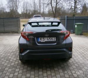 Pelēks Toyota C-HR 2017 Rīga, ar dzinēja tilpumu 1.20 L un nobraukumu 173 tūkst. km par 12890 €, foto 5 vietnē AUTOMOTO.COM.LV