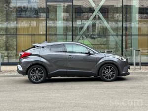 Grey Toyota C-HR 2017 in Riga, with an engine capacity of 1.80 L and mileage of 157 thousand km for 15250 €, photo 8 on AUTOMOTO.COM.LV