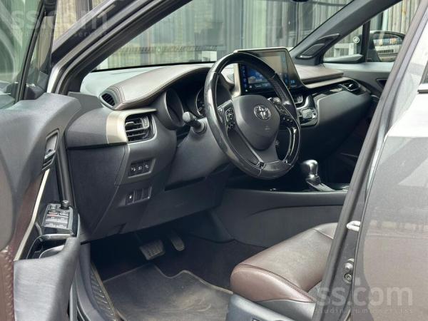 Pelēks Toyota C-HR 2017 Rīga, ar dzinēja tilpumu 1.80 L un nobraukumu 157 tūkst. km par 15250 €, foto 9 vietnē AUTOMOTO.COM.LV