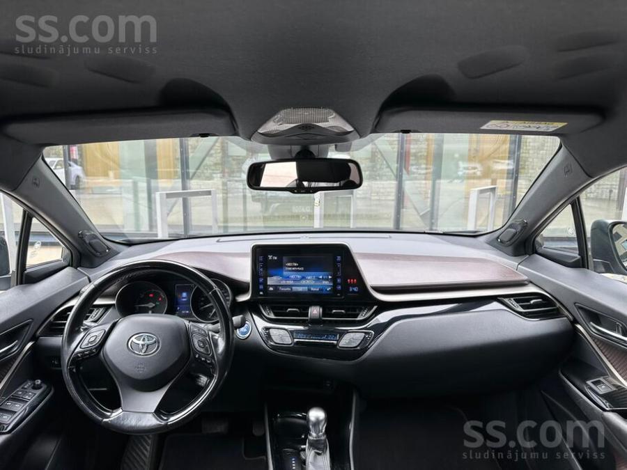 Grey Toyota C-HR 2017 in Riga, with an engine capacity of 1.80 L and mileage of 157 thousand km for 15250 €, photo 16 on AUTOMOTO.COM.LV