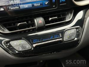 Grey Toyota C-HR 2017 in Riga, with an engine capacity of 1.80 L and mileage of 157 thousand km for 15250 €, photo 18 on AUTOMOTO.COM.LV