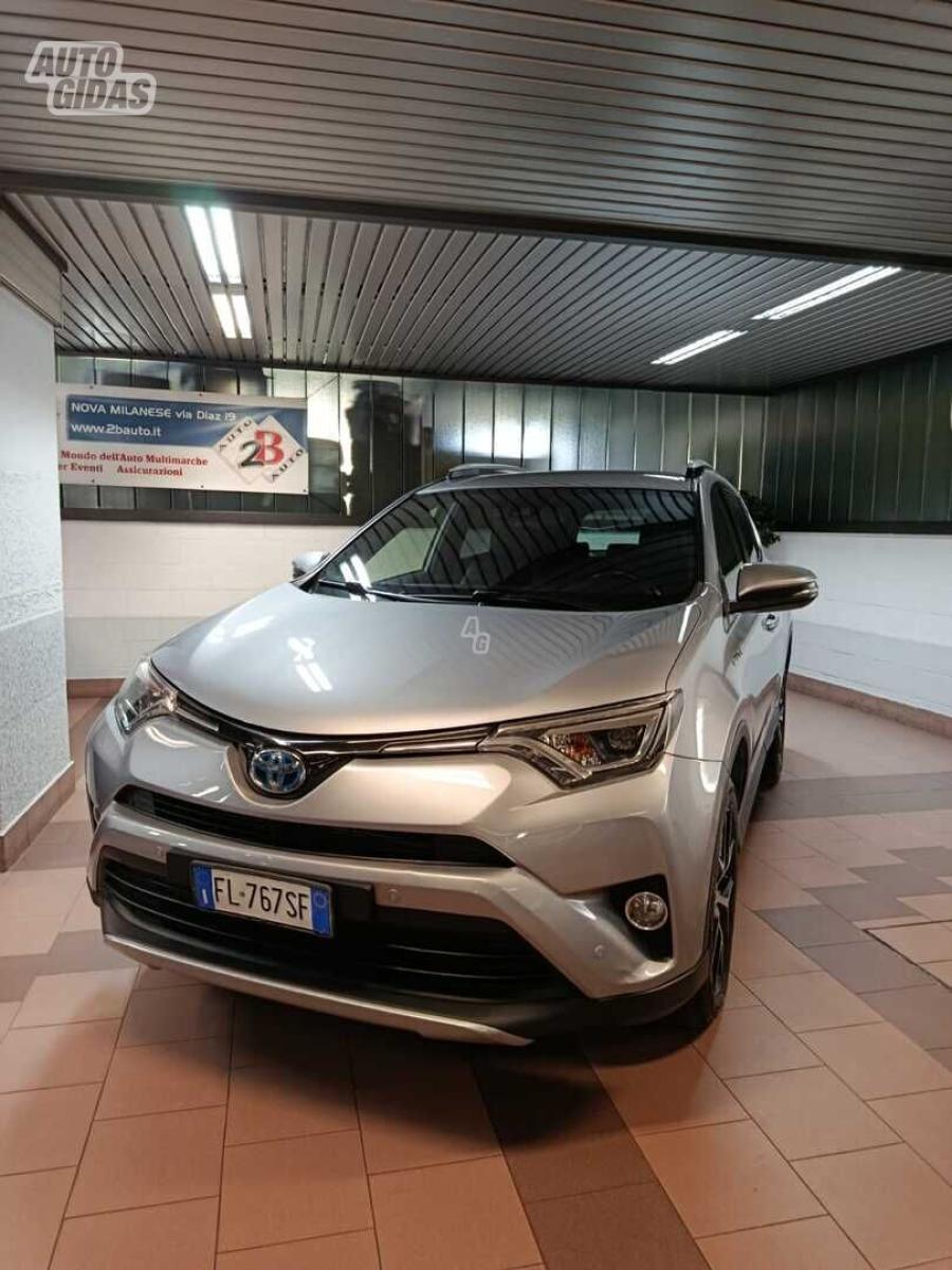 Pelēks Toyota C-HR 2017 Kauņa, ar dzinēja tilpumu 2.50 L un nobraukumu 149 tūkst. km par 17900 €, foto 1 vietnē AUTOMOTO.COM.LV