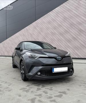 Grey Toyota C-HR 2017 in Panevezys, with an engine capacity of 1.80 L and mileage of 167 thousand km for 14999 €, photo  on AUTOMOTO.COM.LV