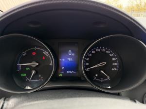 Grey Toyota C-HR 2017 in Panevezys, with an engine capacity of 1.80 L and mileage of 167 thousand km for 14999 €, photo 26 on AUTOMOTO.COM.LV