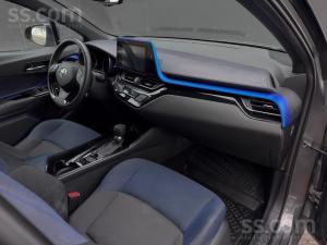 Pelēks Toyota C-HR 2017 Jelgava, ar dzinēja tilpumu 1.80 L un nobraukumu 0 tūkst. km par 13700 €, foto 11 vietnē AUTOMOTO.COM.LV