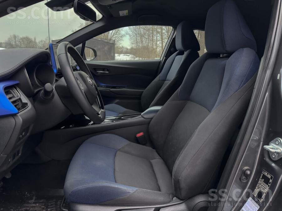 Pelēks Toyota C-HR 2017 Jelgava, ar dzinēja tilpumu 1.80 L un nobraukumu 0 tūkst. km par 13700 €, foto 13 vietnē AUTOMOTO.COM.LV