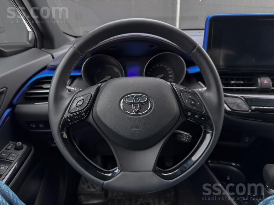 Pelēks Toyota C-HR 2017 Jelgava, ar dzinēja tilpumu 1.80 L un nobraukumu 0 tūkst. km par 13700 €, foto 15 vietnē AUTOMOTO.COM.LV