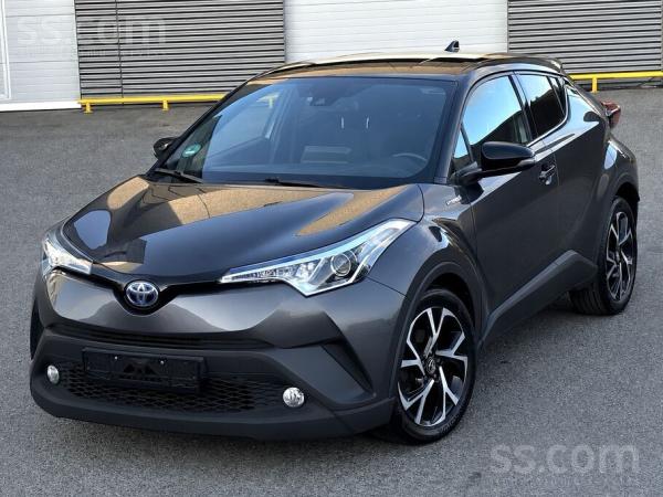 Grey Toyota C-HR 2017 in Riga, with an engine capacity of 1.80 L and mileage of 177 thousand km for 14999 €, photo 1 on AUTOMOTO.COM.LV