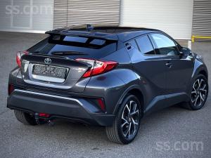 Серый Тойота C-HR 2017 в Рига, объемом двигателя 1.80 л и пробегом 177 тыс. км за 14999 €, фото 3 на AUTOMOTO.COM.LV