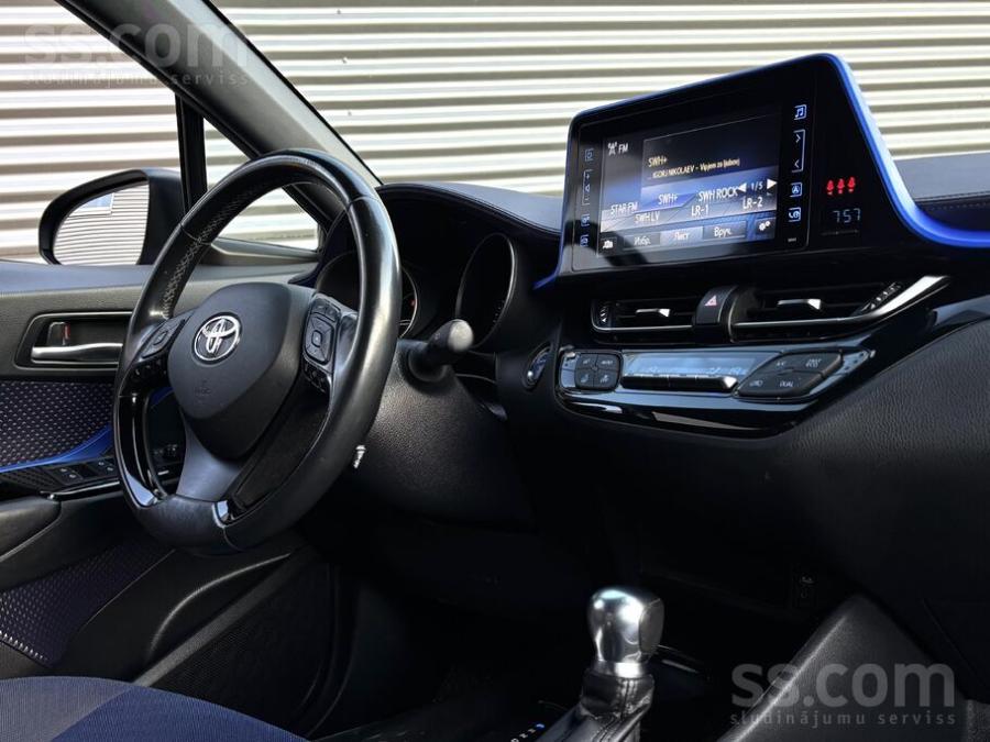 Серый Тойота C-HR 2017 в Рига, объемом двигателя 1.80 л и пробегом 177 тыс. км за 14999 €, фото 12 на AUTOMOTO.COM.LV