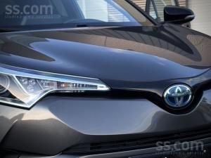 Серый Тойота C-HR 2017 в Рига, объемом двигателя 1.80 л и пробегом 177 тыс. км за 14999 €, фото 21 на AUTOMOTO.COM.LV