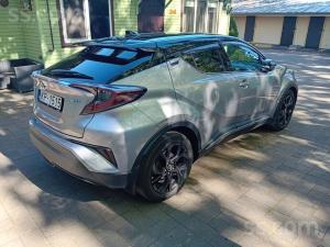 Pelēks Toyota C-HR 2017 Jūrmala, ar dzinēja tilpumu 1.80 L un nobraukumu 89 tūkst. km par 19990 €, foto 4 vietnē AUTOMOTO.COM.LV