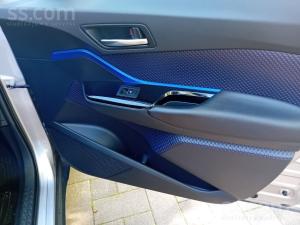 Pelēks Toyota C-HR 2017 Jūrmala, ar dzinēja tilpumu 1.80 L un nobraukumu 89 tūkst. km par 19990 €, foto 7 vietnē AUTOMOTO.COM.LV