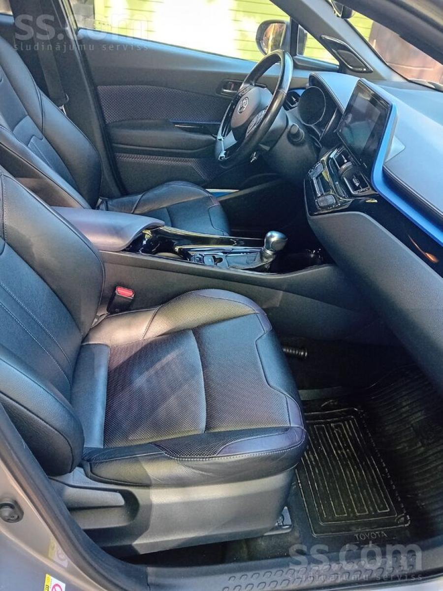 Pelēks Toyota C-HR 2017 Jūrmala, ar dzinēja tilpumu 1.80 L un nobraukumu 89 tūkst. km par 19990 €, foto 9 vietnē AUTOMOTO.COM.LV