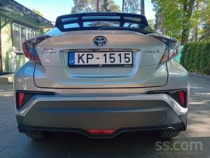 Pelēks Toyota C-HR 2017 Jūrmala, ar dzinēja tilpumu 1.80 L un nobraukumu 89 tūkst. km par 19990 €, foto 10 vietnē AUTOMOTO.COM.LV