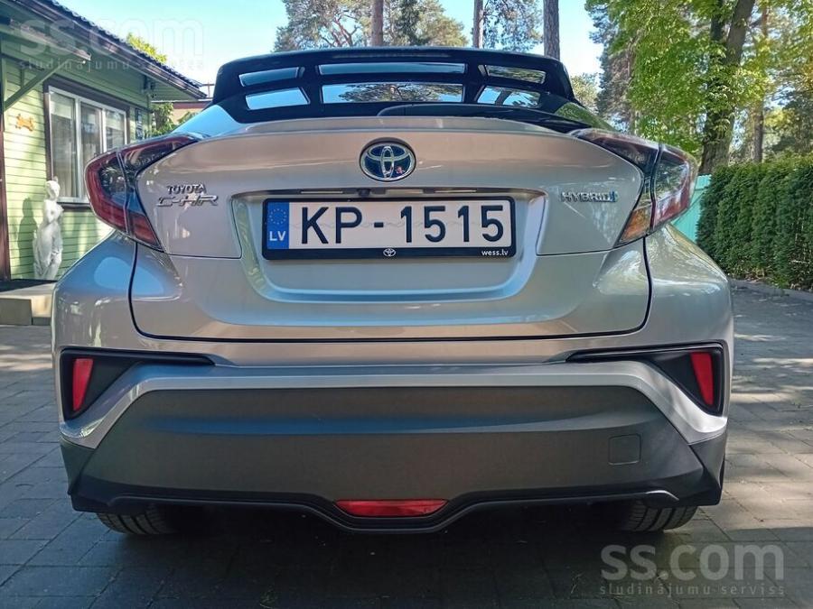 Pelēks Toyota C-HR 2017 Jūrmala, ar dzinēja tilpumu 1.80 L un nobraukumu 89 tūkst. km par 19990 €, foto 10 vietnē AUTOMOTO.COM.LV