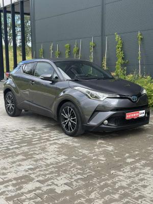 Grey Toyota C-HR 2017 in Vilnius, with an engine capacity of 1.80 L and mileage of 169 thousand km for 15590 €, photo 3 on AUTOMOTO.COM.LV