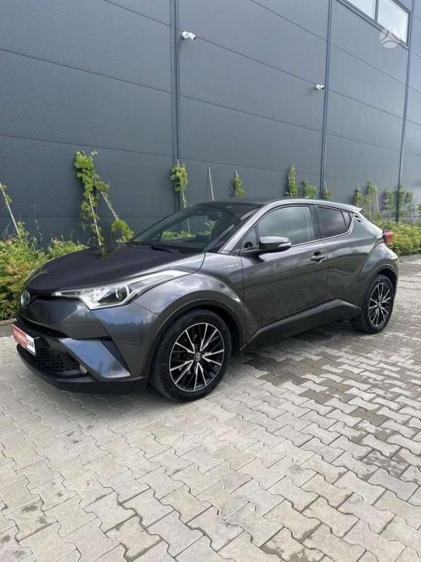 Серый Тойота C-HR 2017 в Вильнюс, объемом двигателя 1.80 л и пробегом 169 тыс. км за 15590 €, фото 4 на AUTOMOTO.COM.LV