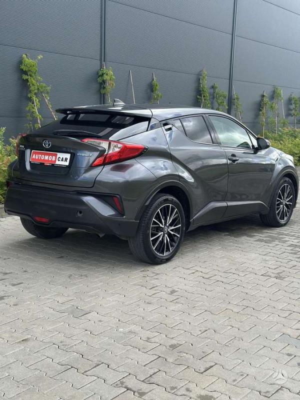Серый Тойота C-HR 2017 в Вильнюс, объемом двигателя 1.80 л и пробегом 169 тыс. км за 15590 €, фото 7 на AUTOMOTO.COM.LV