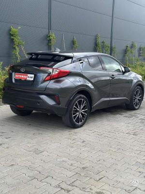 Grey Toyota C-HR 2017 in Vilnius, with an engine capacity of 1.80 L and mileage of 169 thousand km for 15590 €, photo 8 on AUTOMOTO.COM.LV
