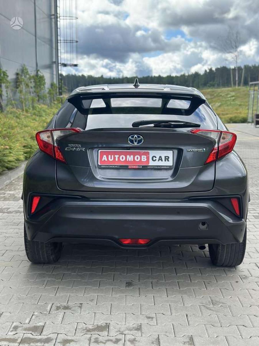 Grey Toyota C-HR 2017 in Vilnius, with an engine capacity of 1.80 L and mileage of 169 thousand km for 15590 €, photo 10 on AUTOMOTO.COM.LV