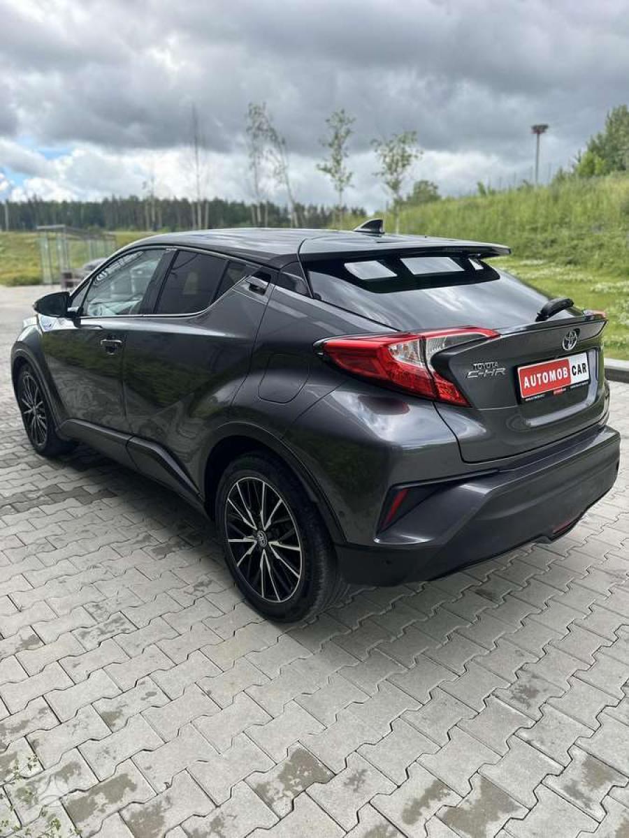 Grey Toyota C-HR 2017 in Vilnius, with an engine capacity of 1.80 L and mileage of 169 thousand km for 15590 €, photo 11 on AUTOMOTO.COM.LV