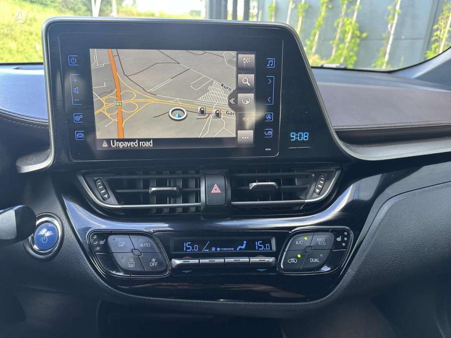 Grey Toyota C-HR 2017 in Vilnius, with an engine capacity of 1.80 L and mileage of 169 thousand km for 15590 €, photo 28 on AUTOMOTO.COM.LV